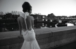 15 Beautiful Backless Wedding Dresses & Gowns You Need to See!