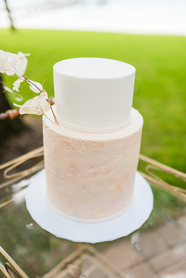 How to Renew Your Wedding Vows: Checklist + Beautiful Ideas