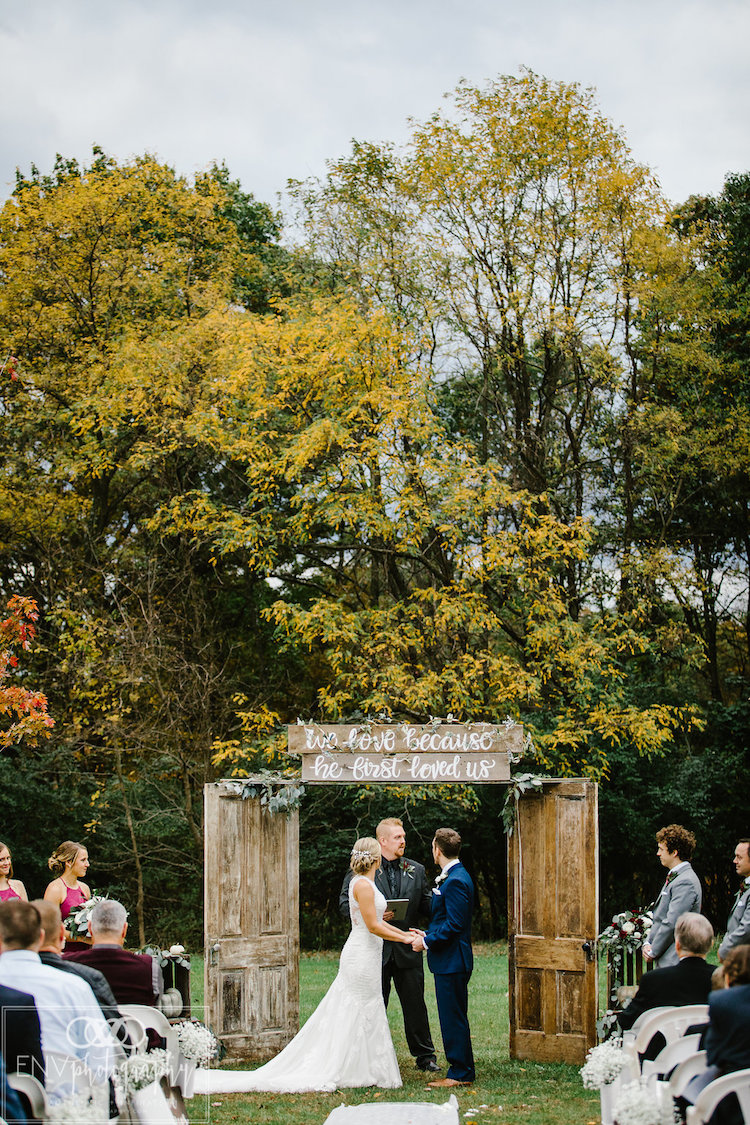 Elegantly Rustic Fall Barn Wedding in Ohio
