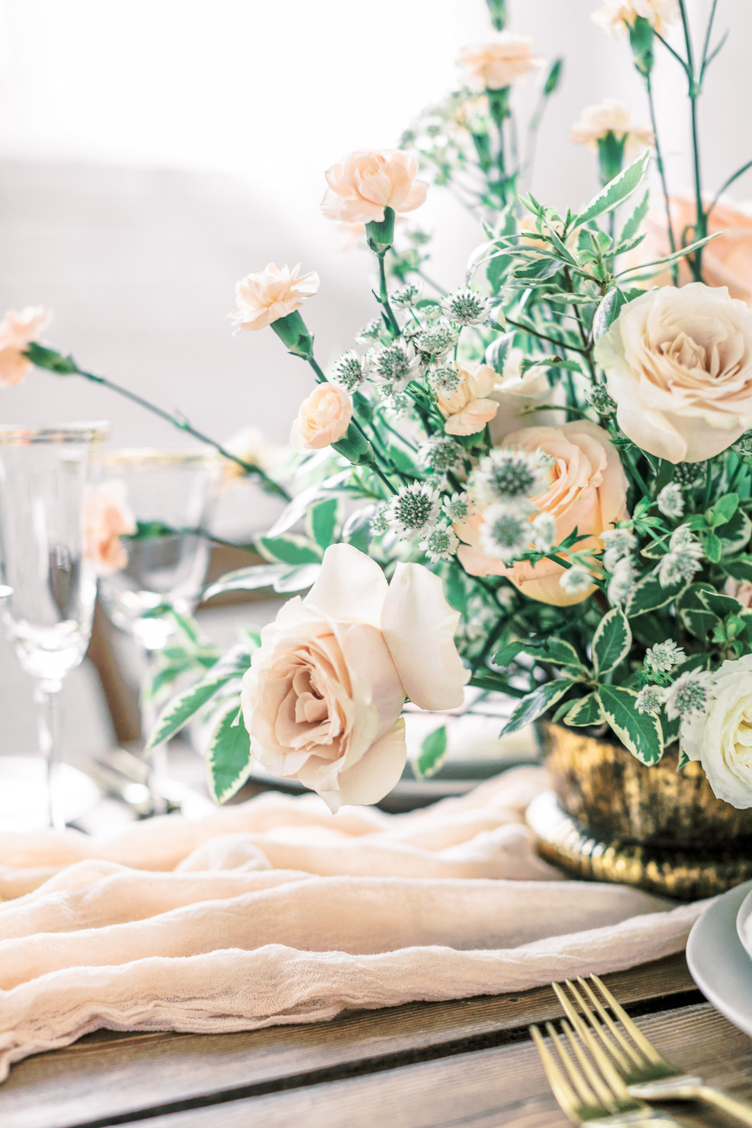 Romantic Coral, Blush and Gold Wedding Color Palette Ideas