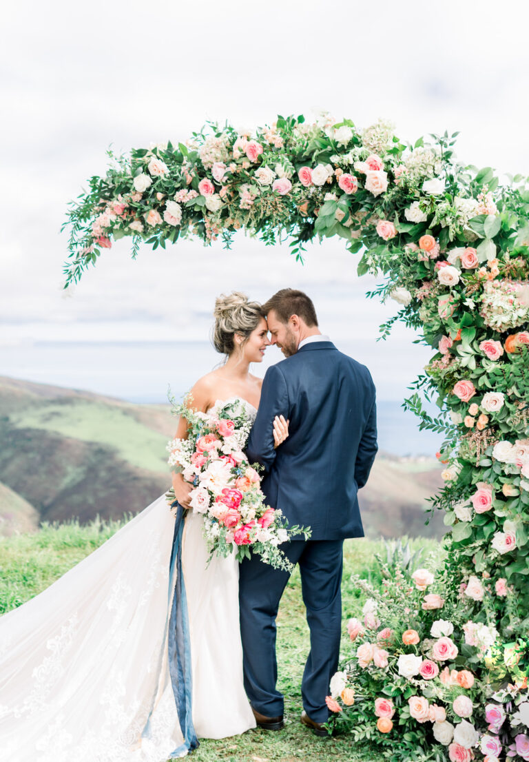 30+ Creative Wedding Arches You Must See Right Now!