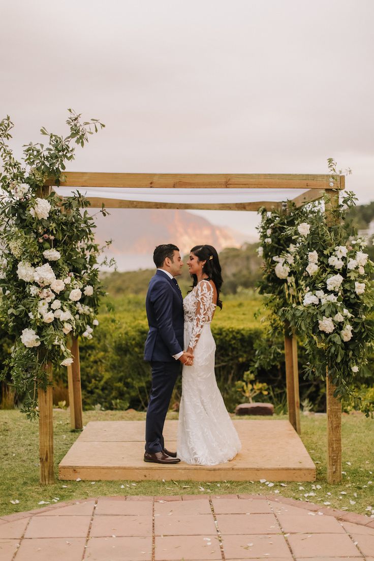 30+ Creative Wedding Arches You Must See Right Now!